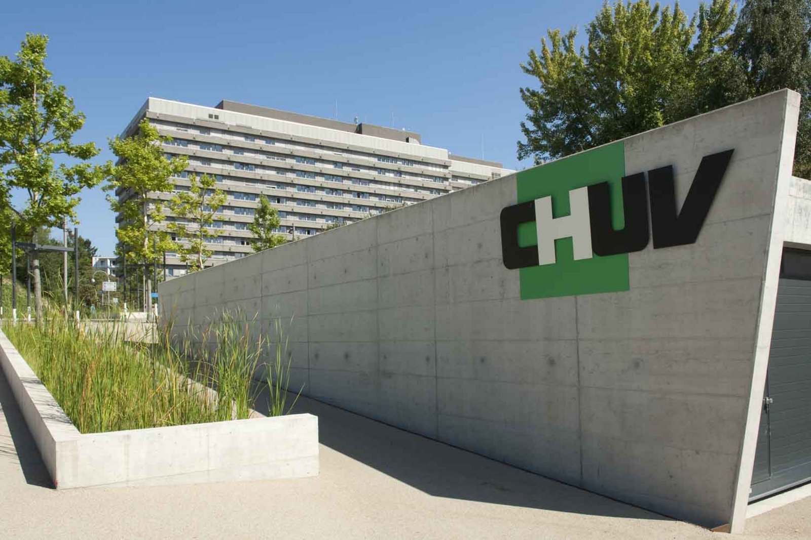 Le Centre hospitalier universitaire vaudois (CHUV) poursuit sa ...